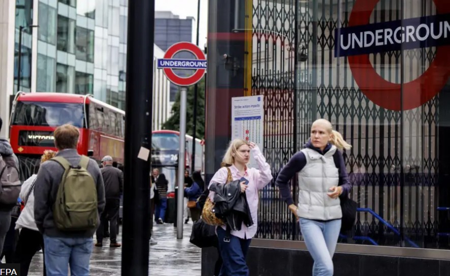 Travel app indicates accessible stations on the London Underground
